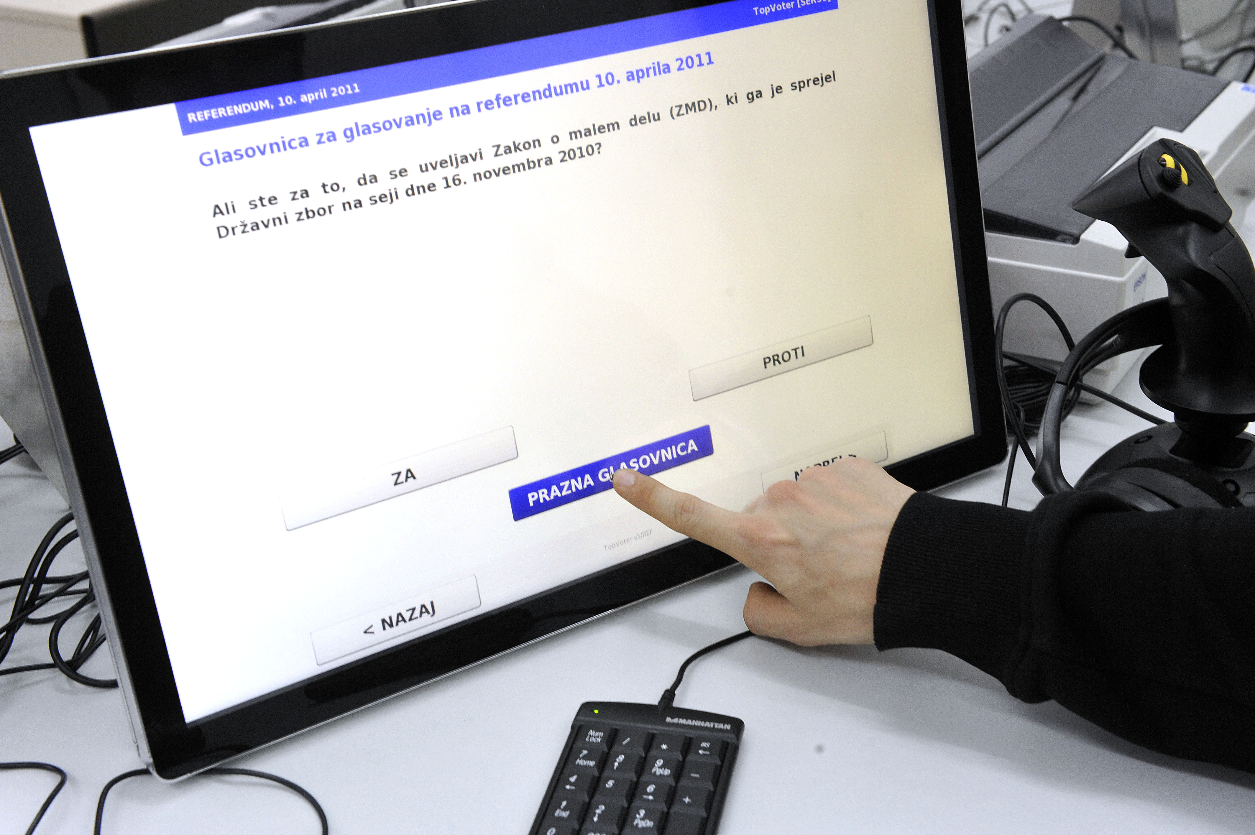 TopVoter® v2 voting device