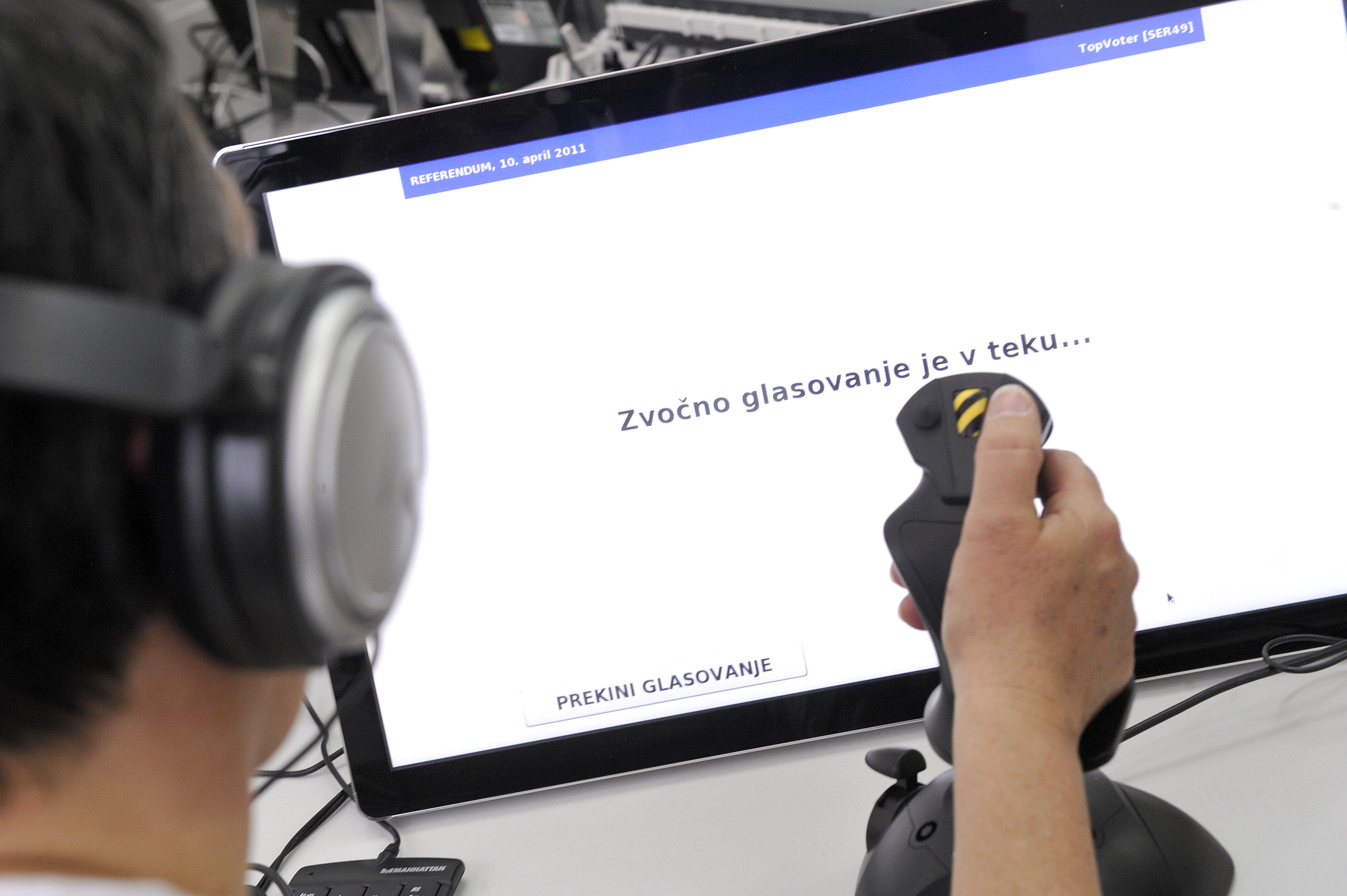 TopVoter® v2 voting device